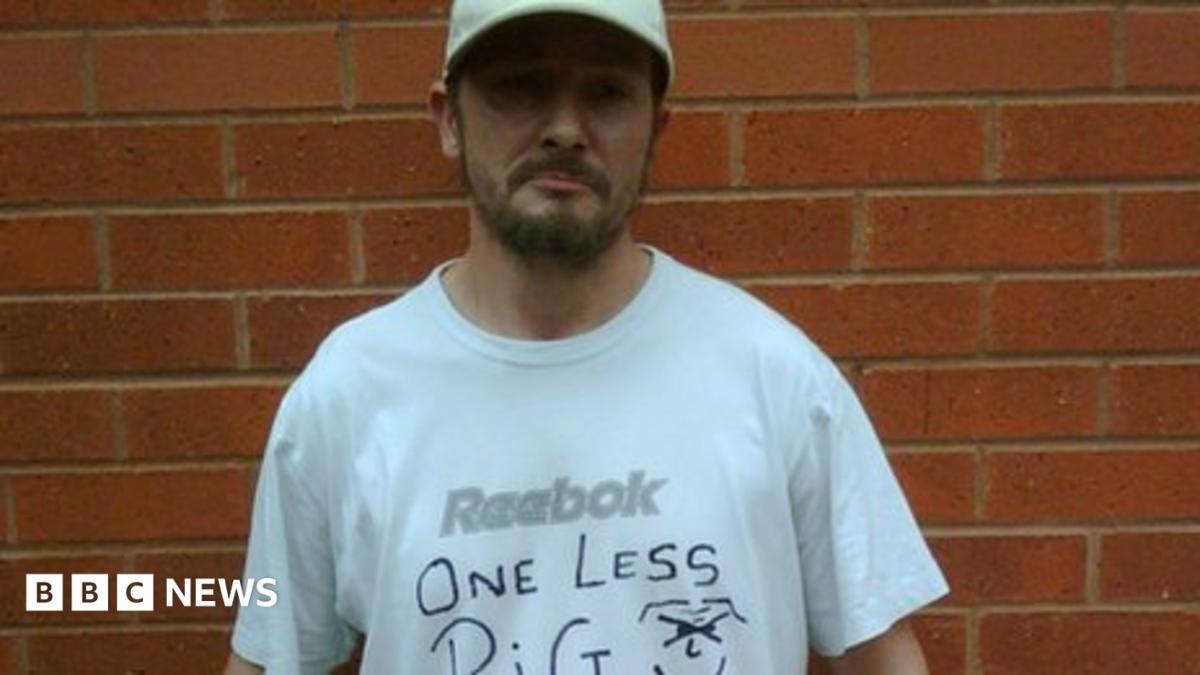 Barry Thew jailed for T-shirt mocking PCs' deaths - BBC News