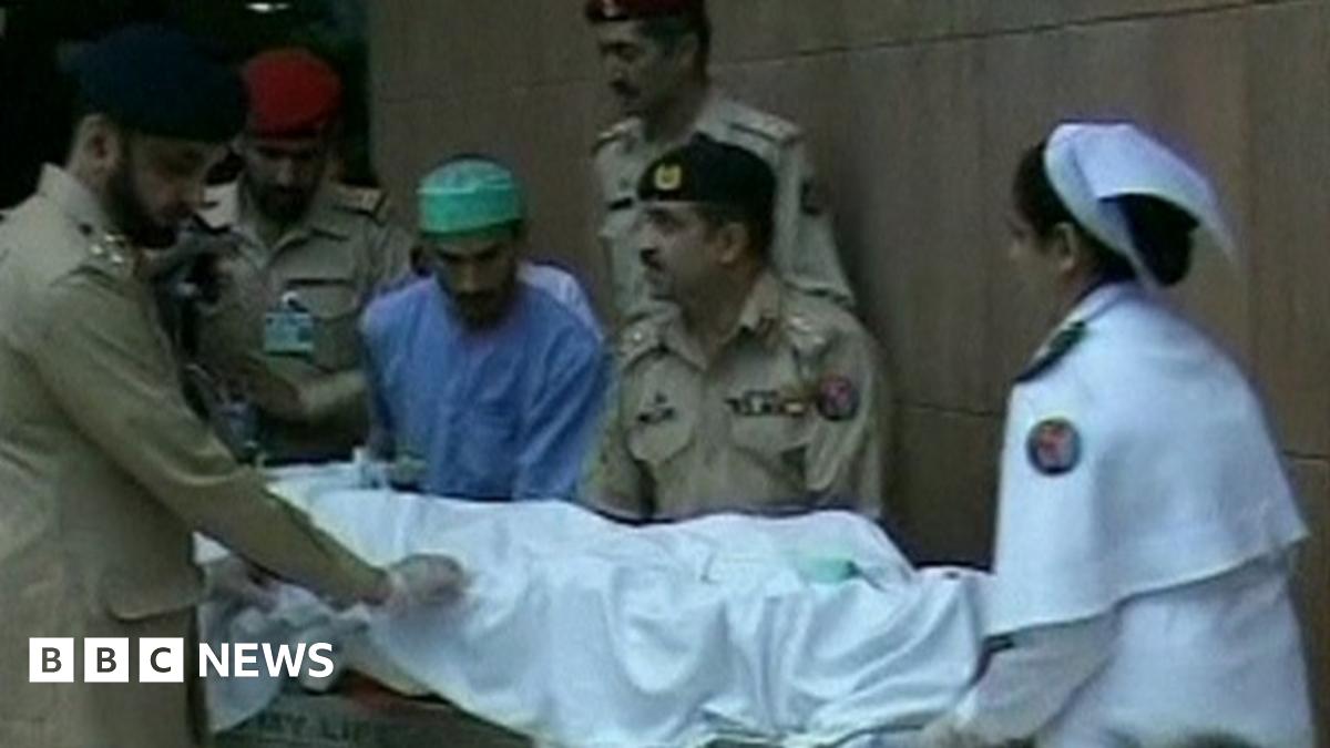 Malala Yousafzai: Taliban shooting victim flown to UK - BBC News