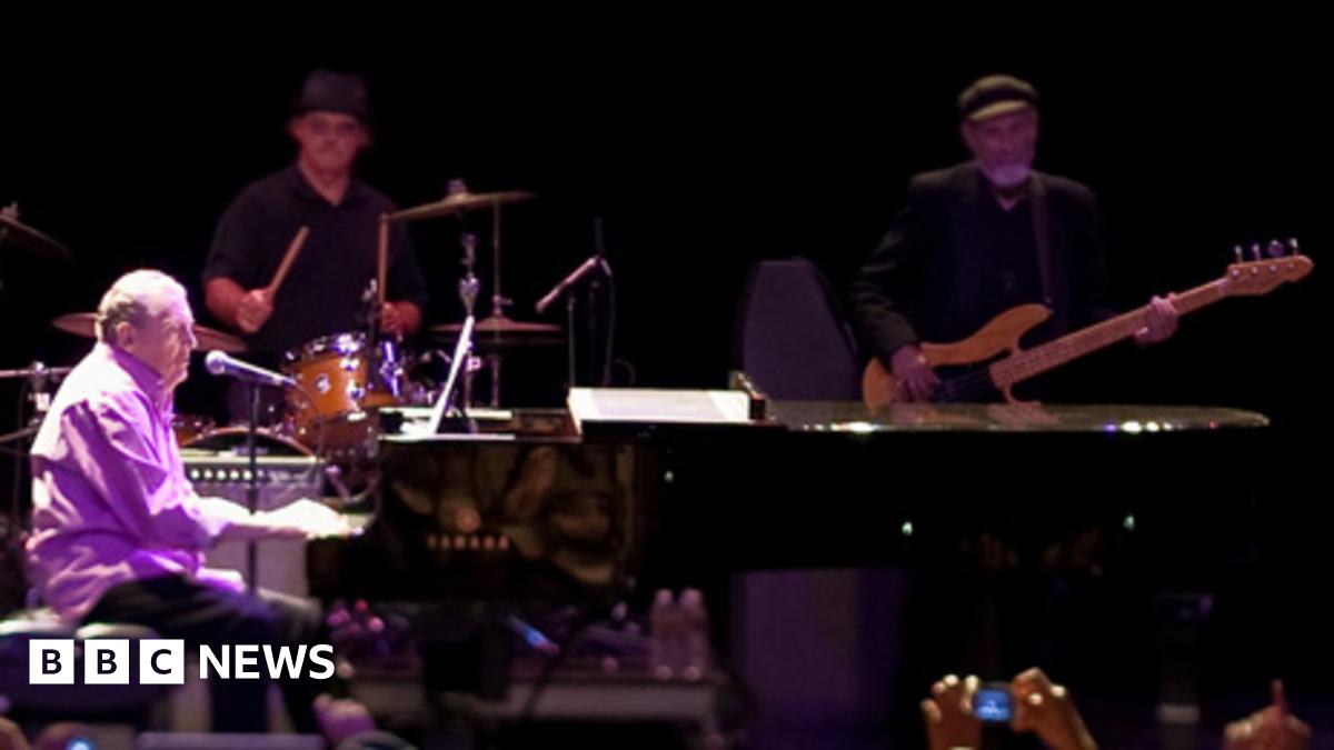 Jerry Lee Lewis bandmate BB Cunningham Jr shot dead - BBC News