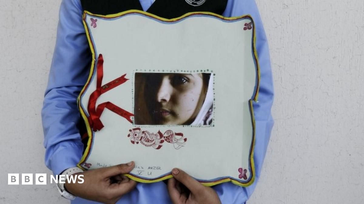 Malala Yousafzai: Pakistan girl 'strong' - doctors - BBC News