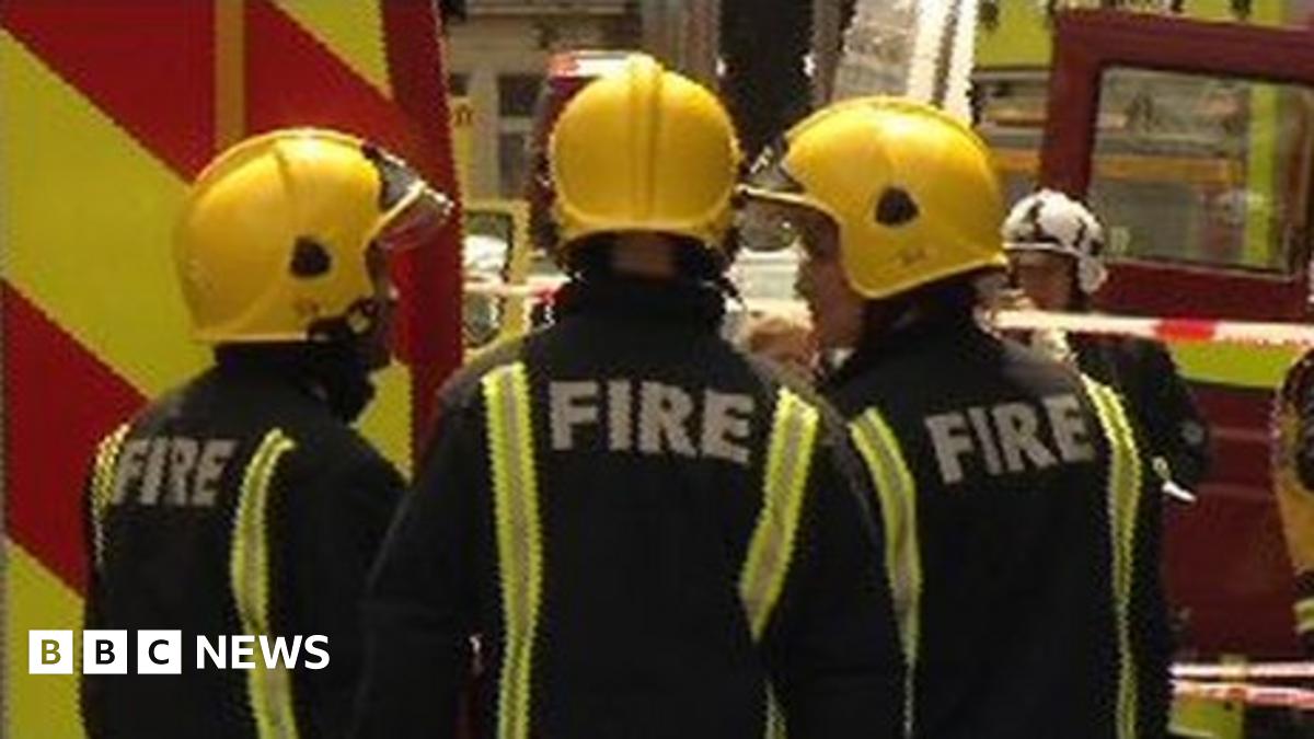 Boris Johnson says London fire cuts consultation to proceed - BBC News