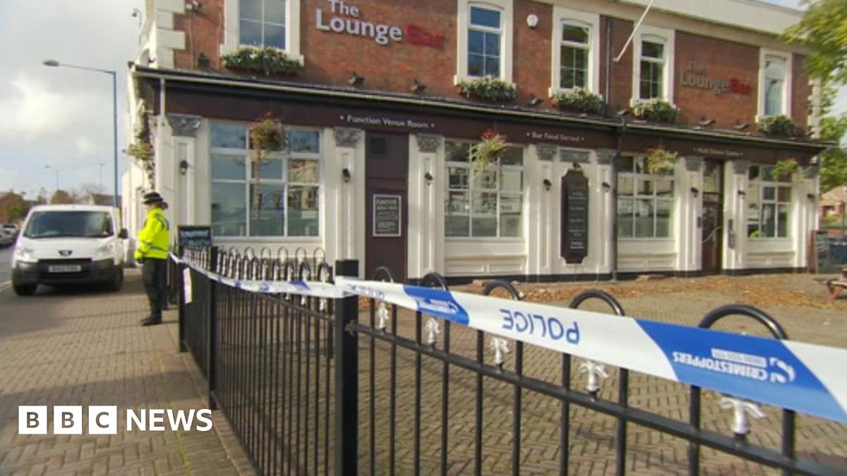 Tipton Lounge Bar death: Dominic Fraser jailed for murder - BBC News