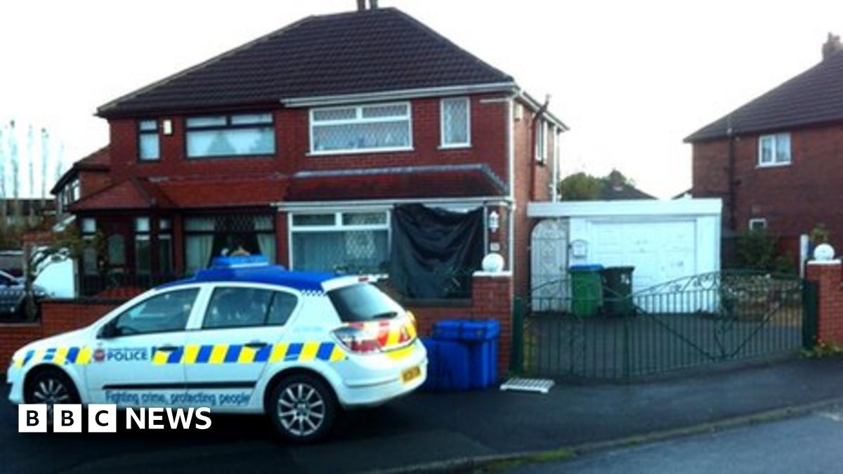 Rochdale murder probe after man, 84, found dead - BBC News