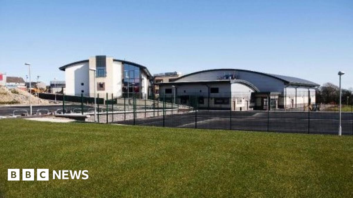 Bemahague school: £34m Isle of Man school opened - BBC News