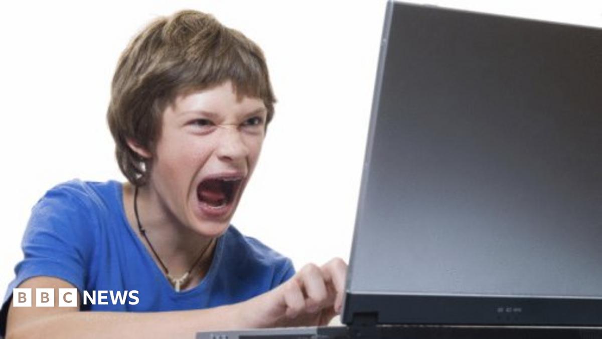 Readers' best passive-aggressive wi-fi names - BBC News