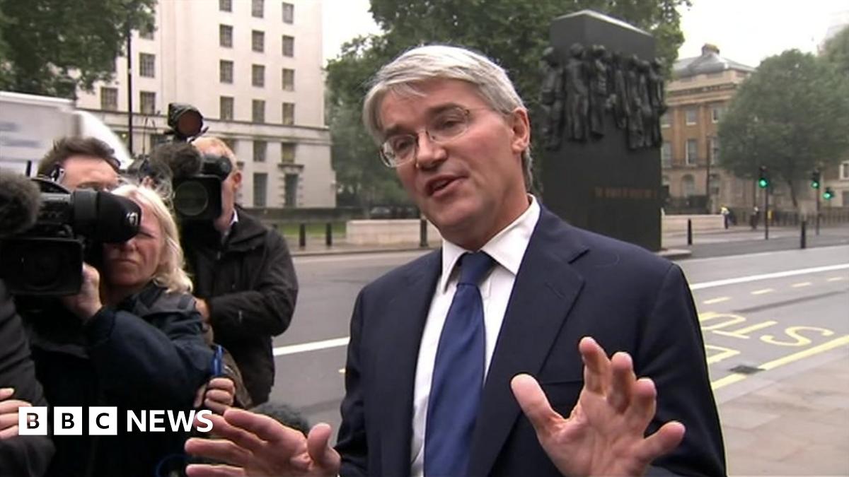 Andrew Mitchell resigns over police comments row - BBC News