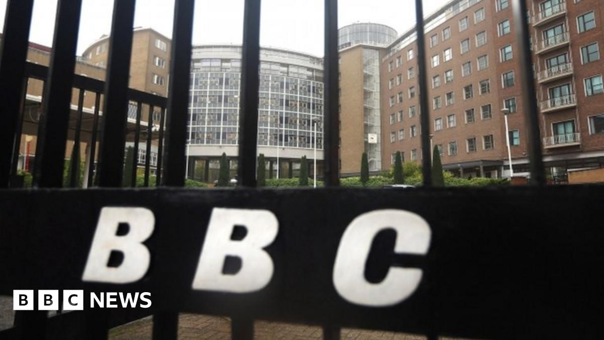 Jimmy Savile scandal: BBC email trail - BBC News