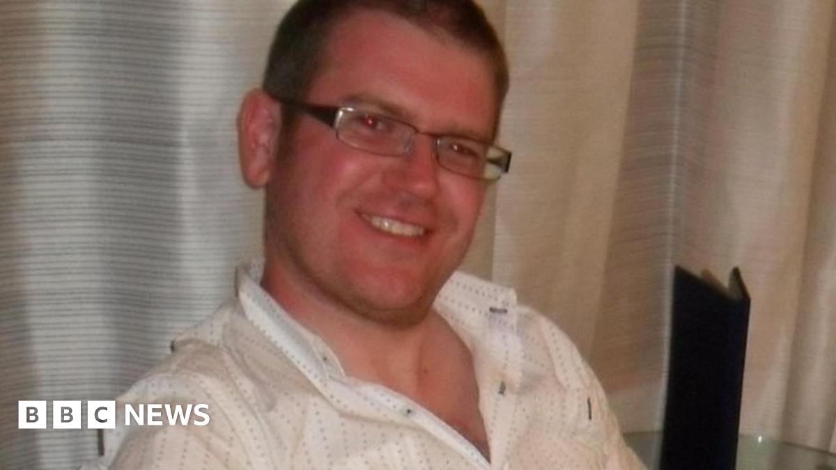 Kevin Paterson death: Great Birmingham Run entrant named - BBC News