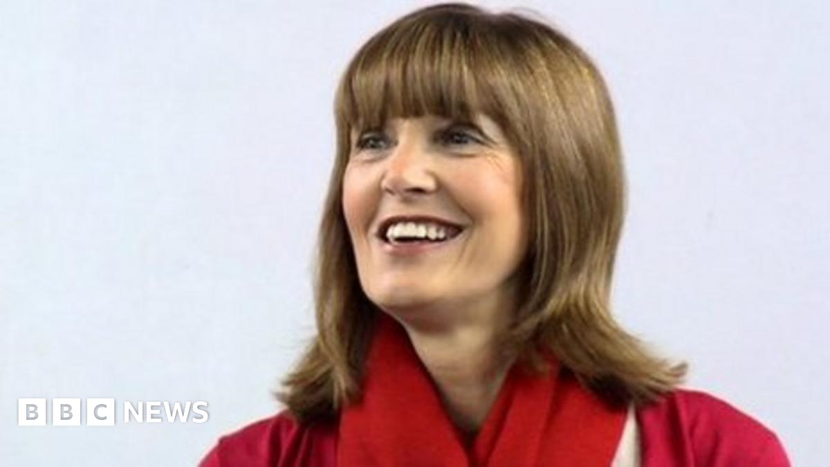 Teaching Awards: Irene Megaw wins FE Lecturer of the Year title - BBC News