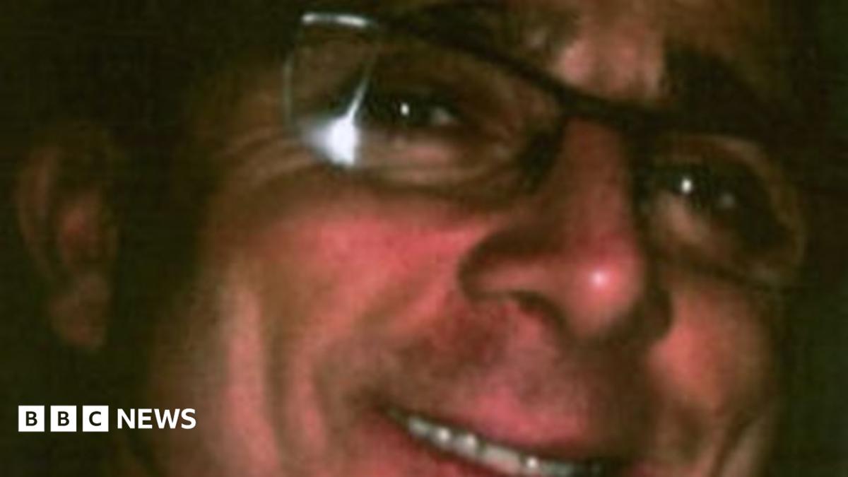 Oxfordshire men charged over roof fall death - BBC News
