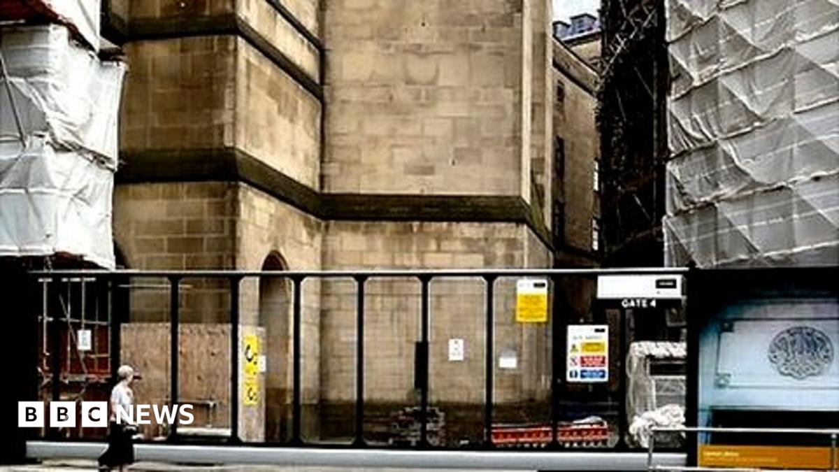 Manchester Council backs £3.5m Library Walk link scheme - BBC News