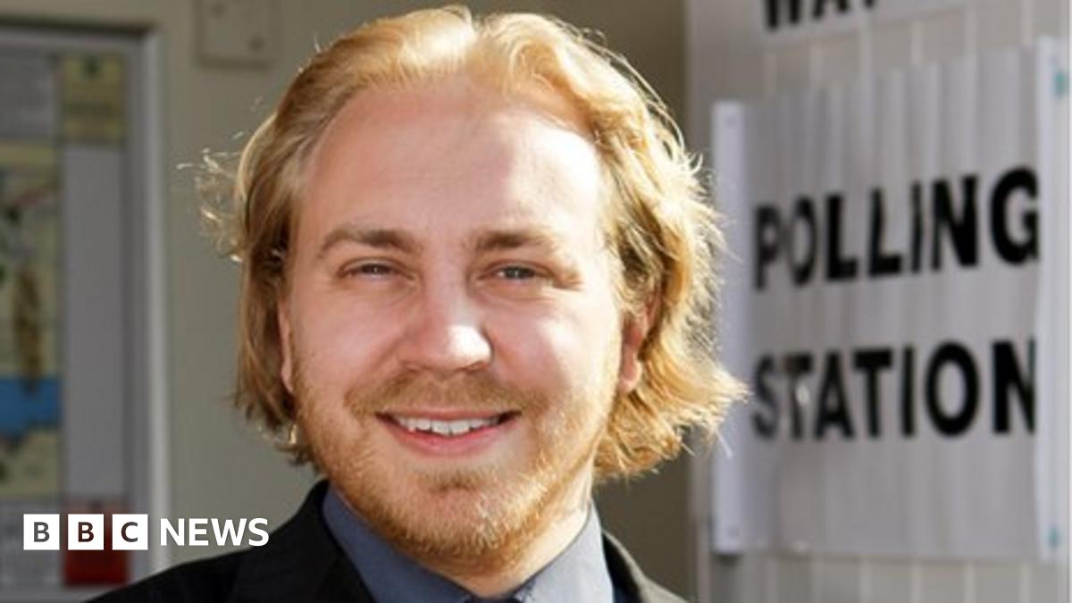 Poots decision disgrace says Green leader Steven Agnew - BBC News