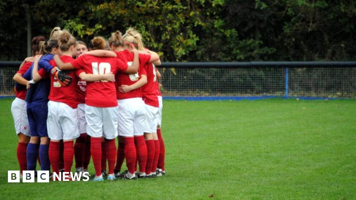 Nottingham Forest Ladies: The reality of women's football - BBC News