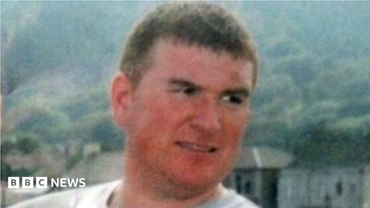 Robert McCartney murder: 51-year-old man questioned - BBC News