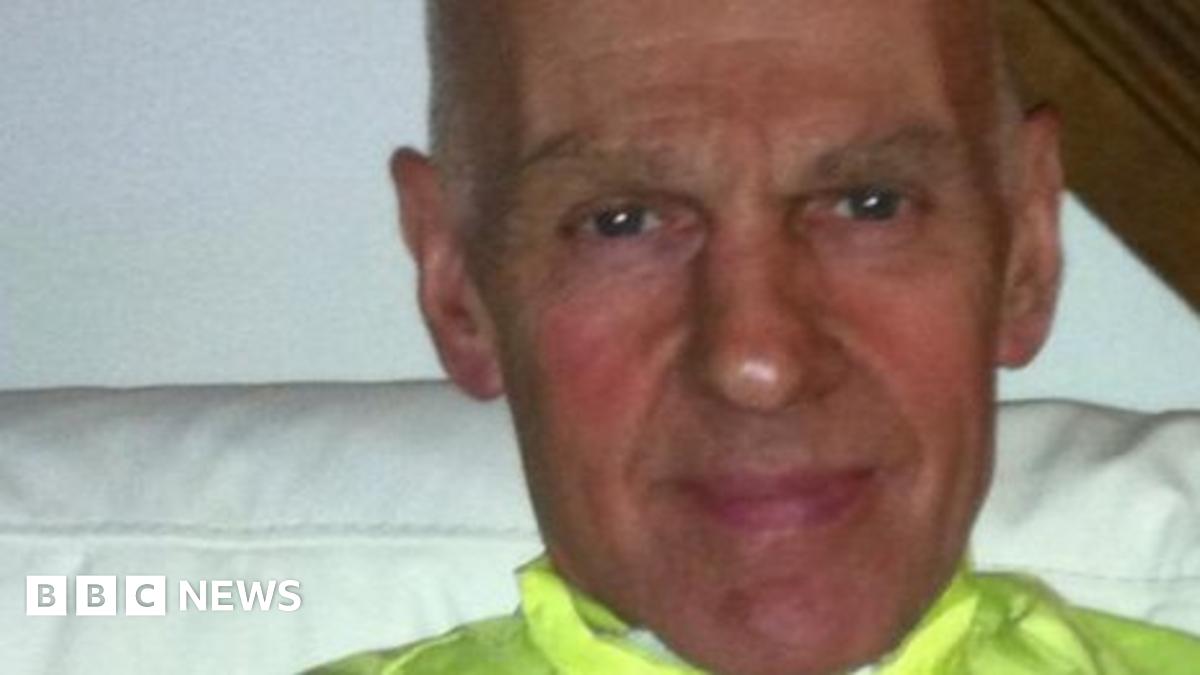 Oldham man disappeared 'while jogging' - BBC News