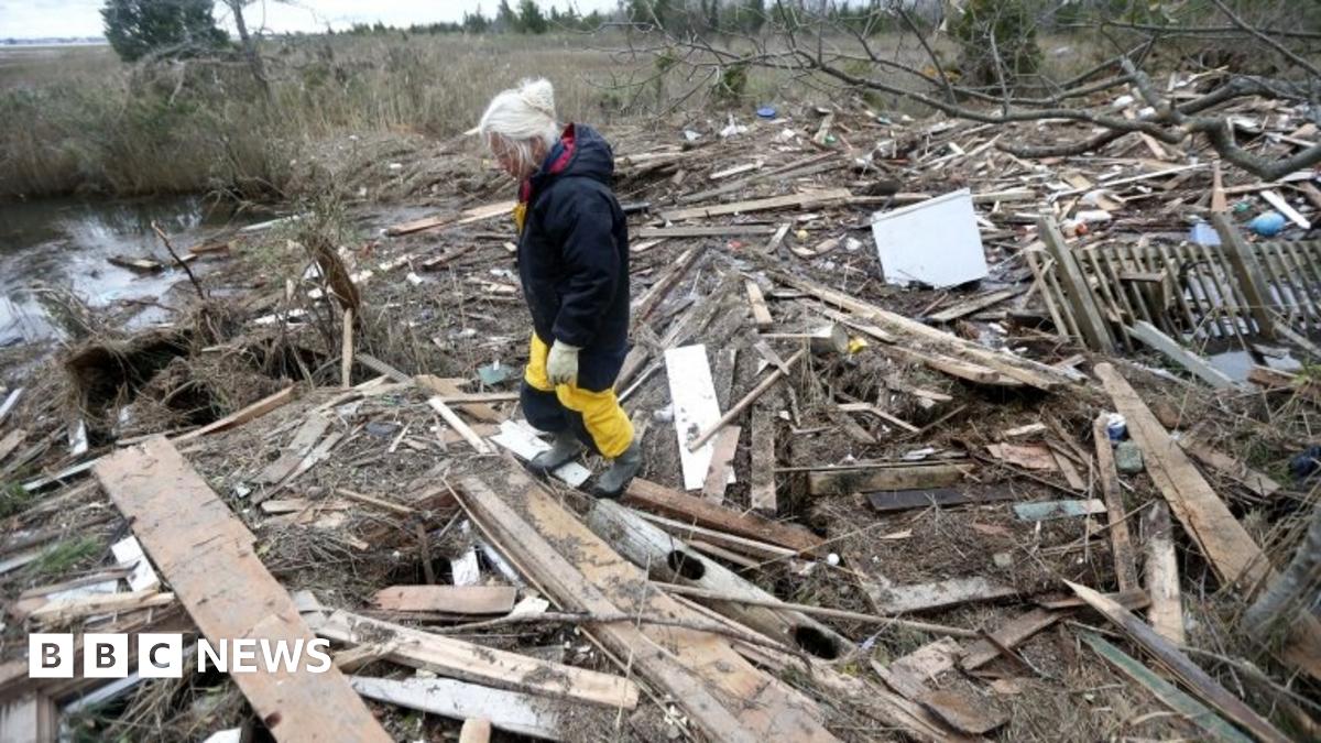 Storm Sandy: US death toll close to 100 - BBC News