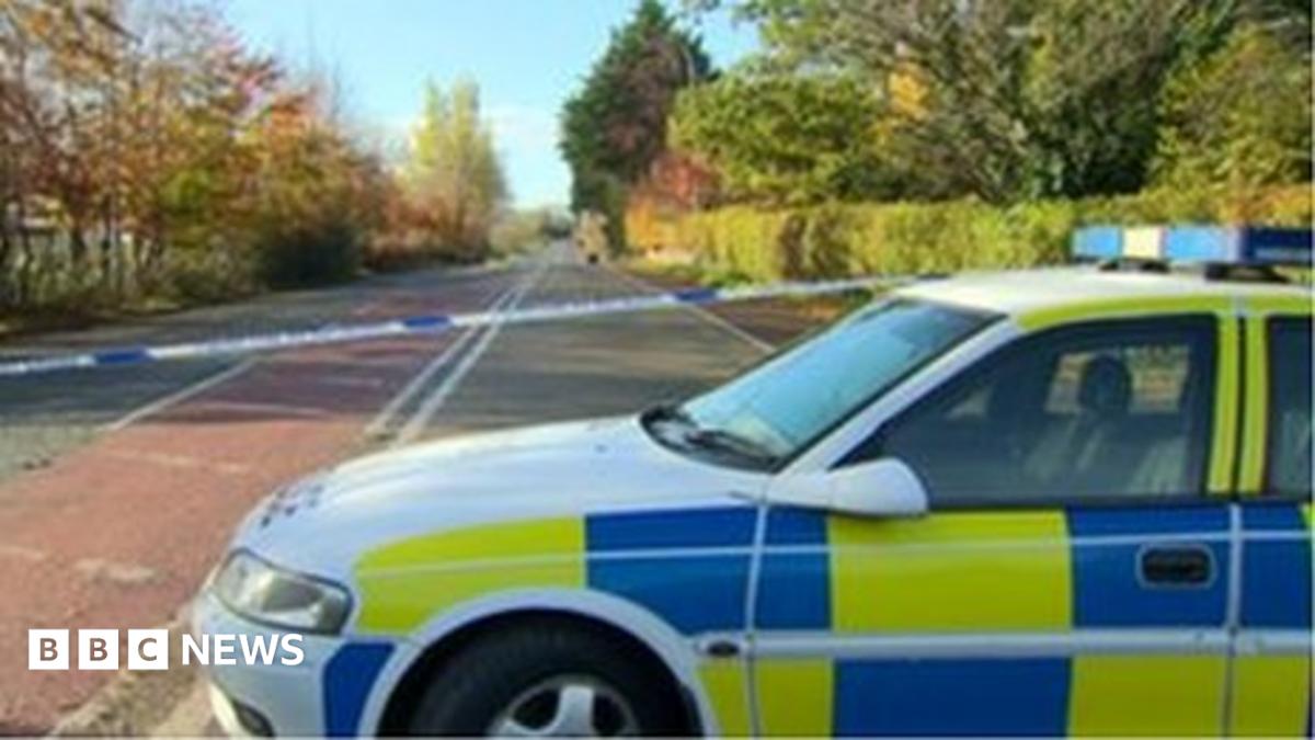 Two critical after Portadown road crash - BBC News