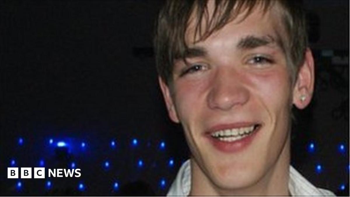 Teenager's life 'destroyed' by attack on friend in Edinburgh - BBC News