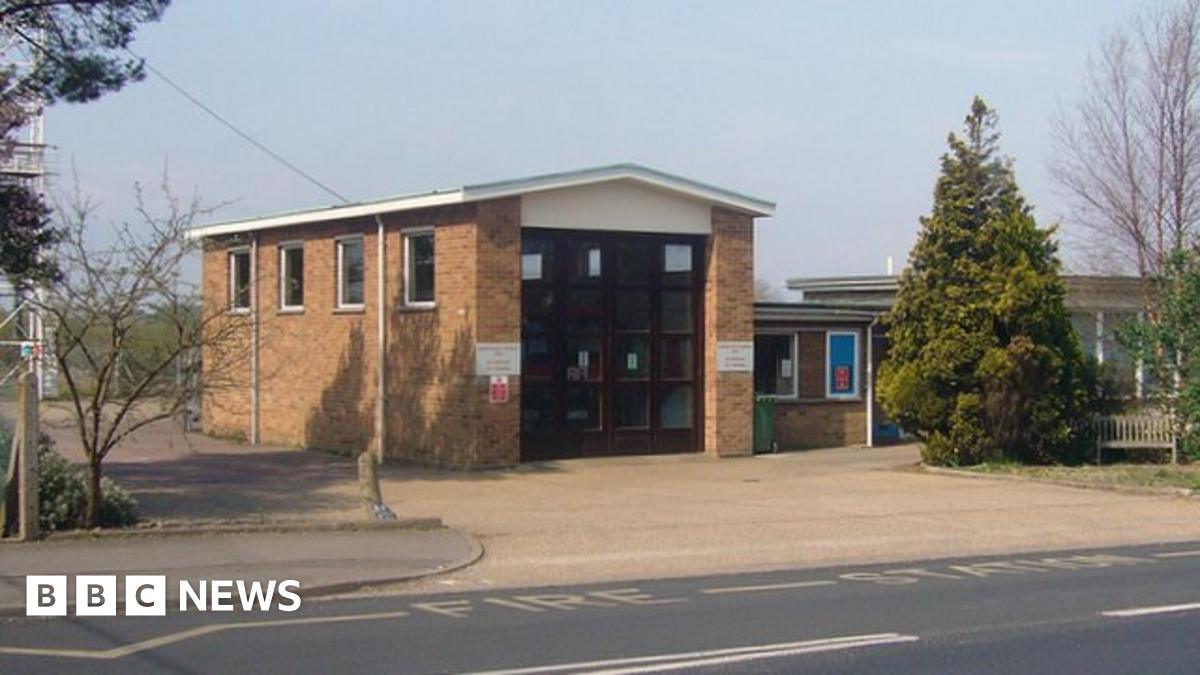 Southwold Fire Station to be relocated to Reydon - BBC News