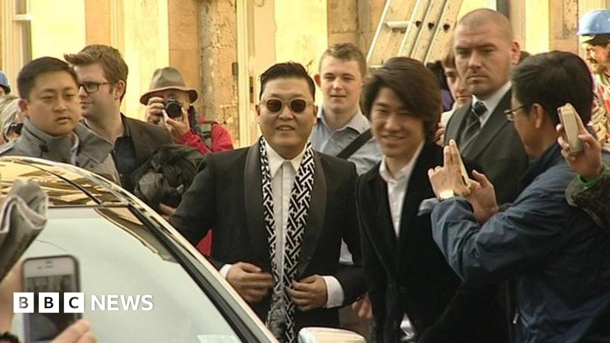 Gangnam Style singer Psy leads Oxford Union dance - BBC News