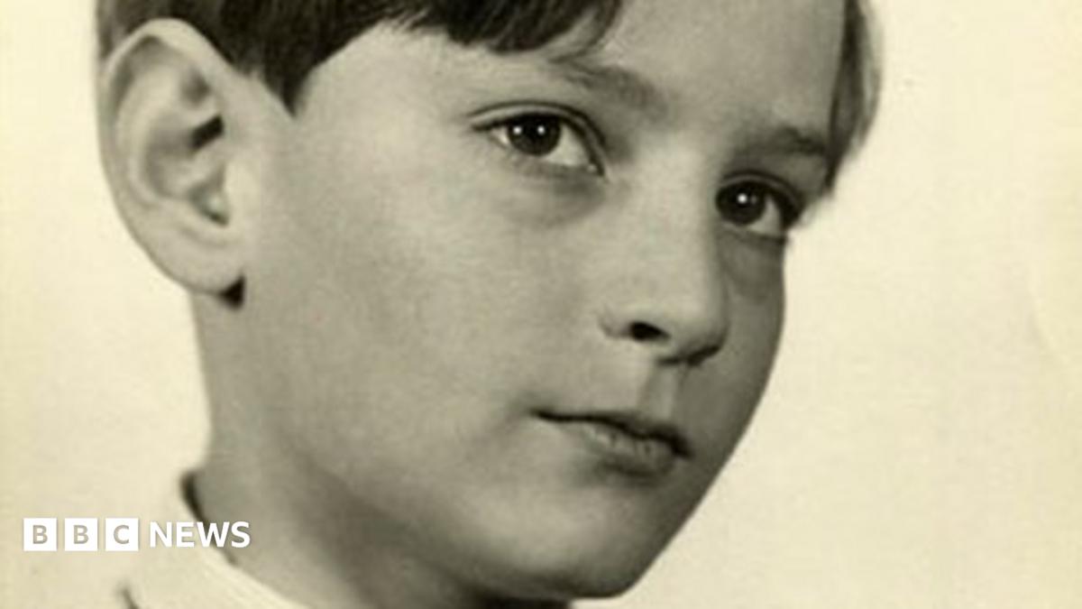 Edgar Feuchtwanger: A Jewish childhood on Hitler's street - BBC News
