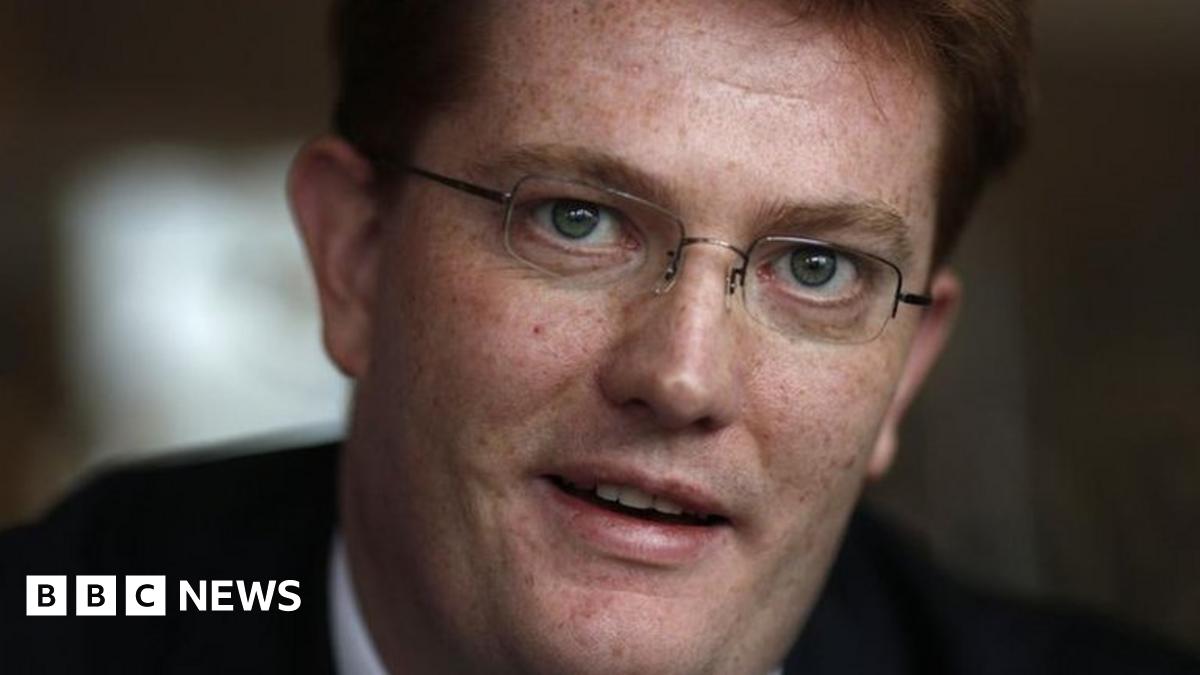 Danny Alexander launches Ginger Rodent beer - BBC News