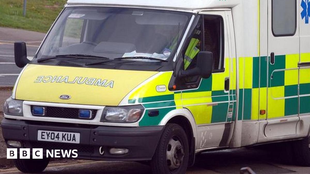 A10 crash death teenagers: Tributes to 'football-mad' trio - BBC News