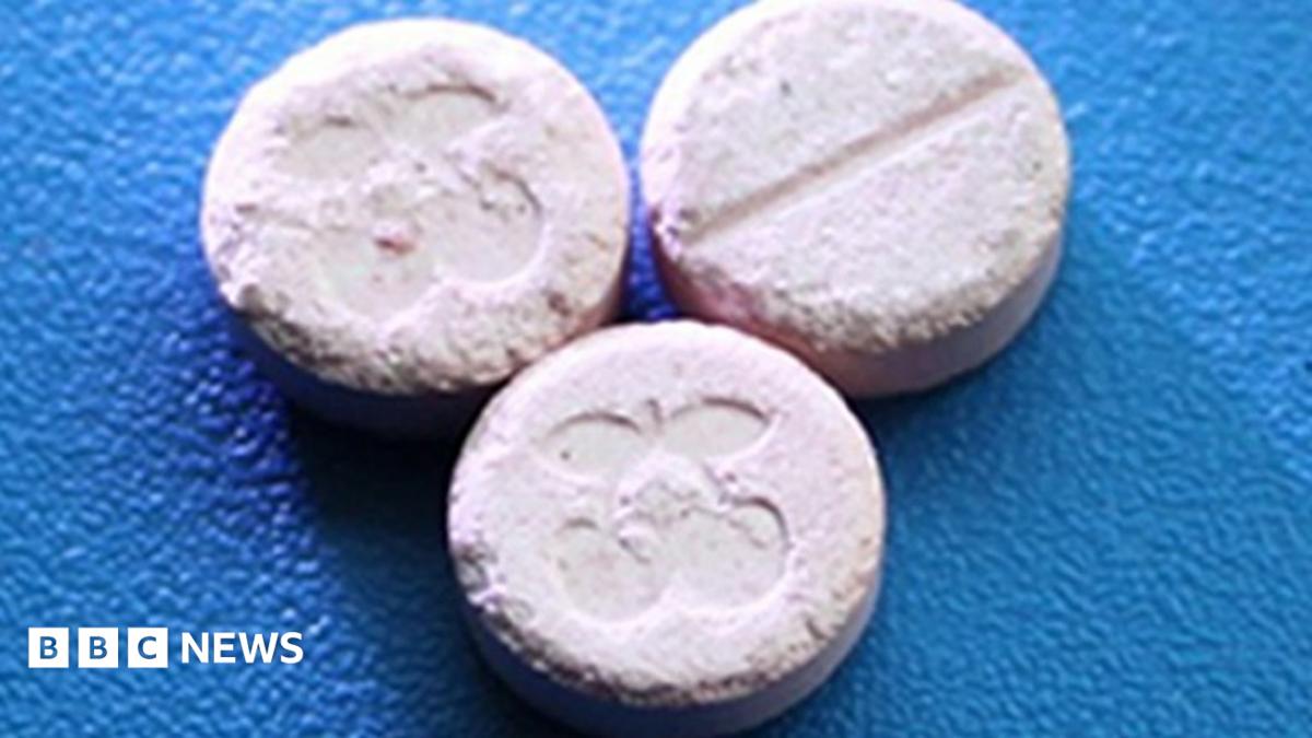 Drugs leave Glasgow clubbers in hospital - BBC News