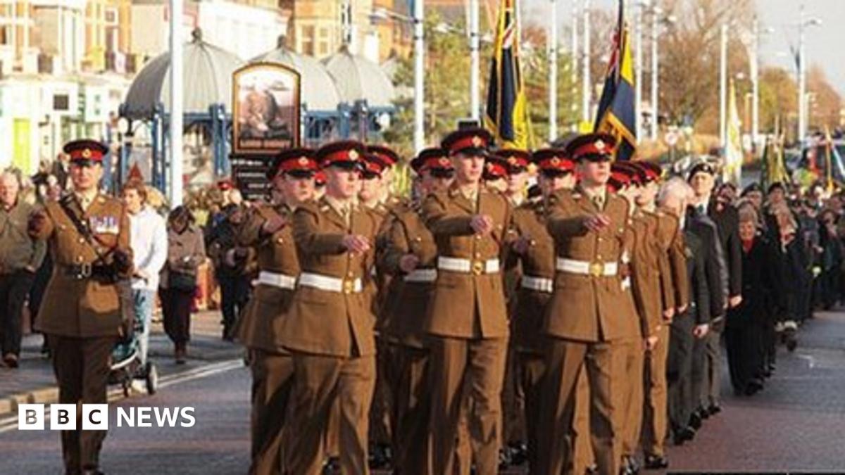 Remembrance Sunday services held across Lancashire - BBC News