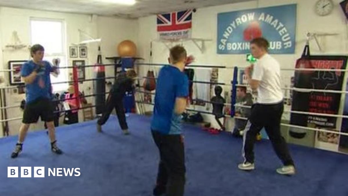 Sandy Row Boxing Club not eligible for funding says Ní Chuilín - BBC News
