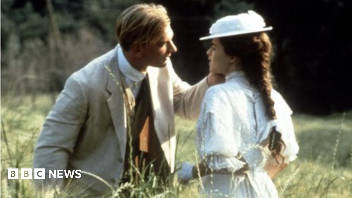 Merchant Ivory composer Richard Robbins dies at 71 - BBC News