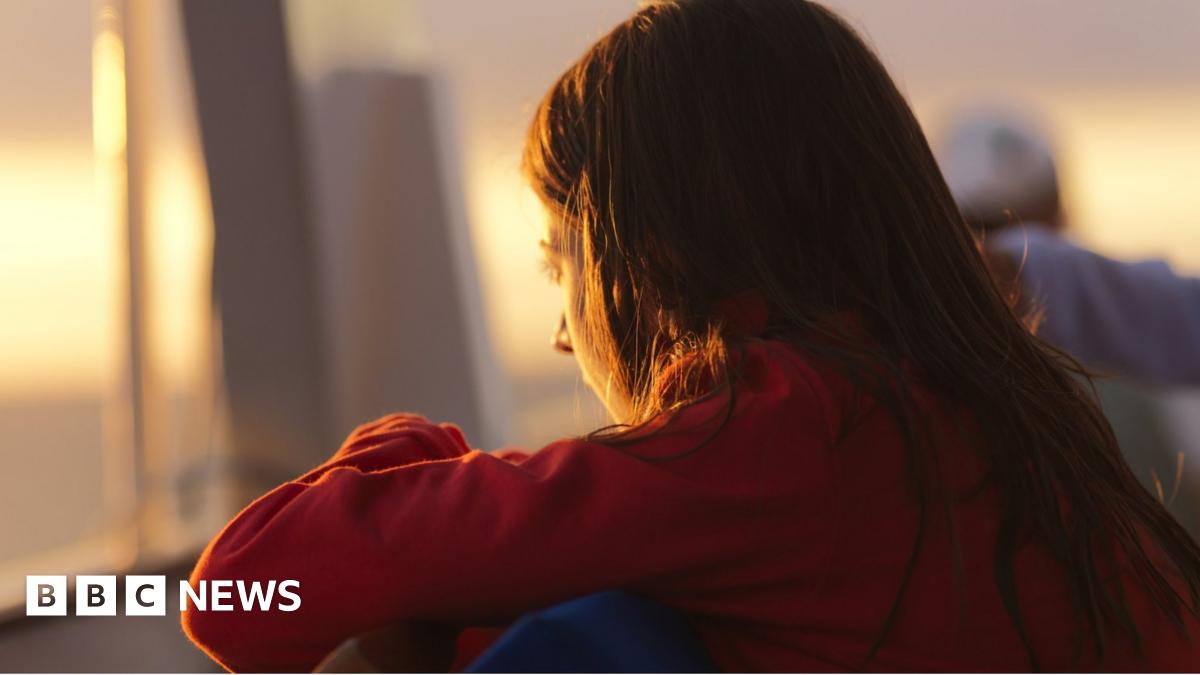 Readers' stories of being single - BBC News