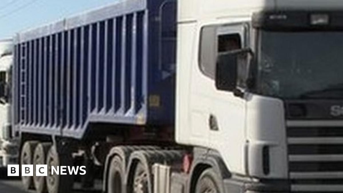Lorry drivers in Kent urged to avoid unsuitable roads - BBC News