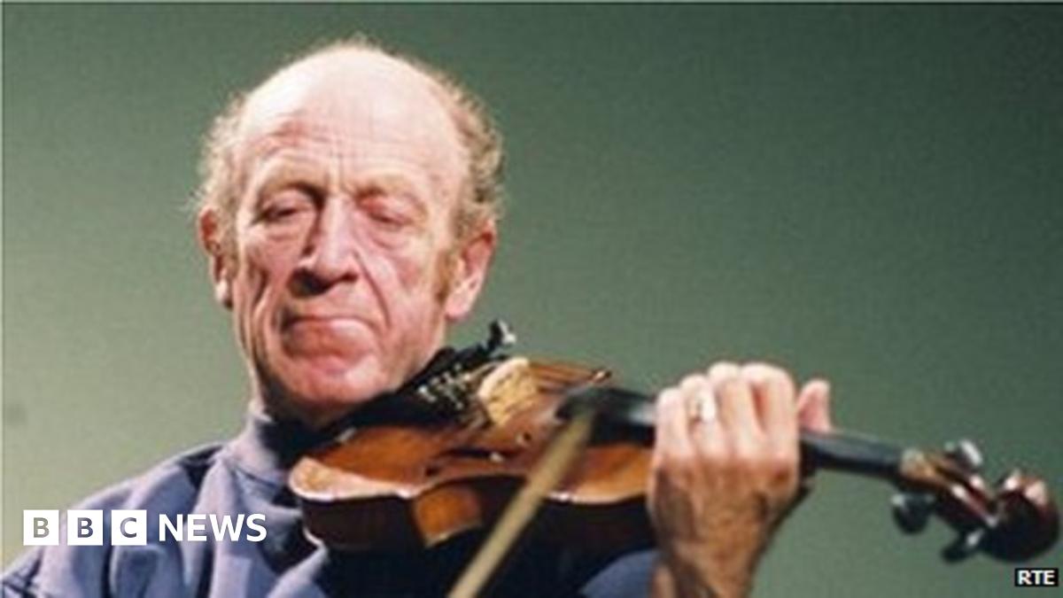 Chieftains founder Martin Fay dies aged 76 - BBC News