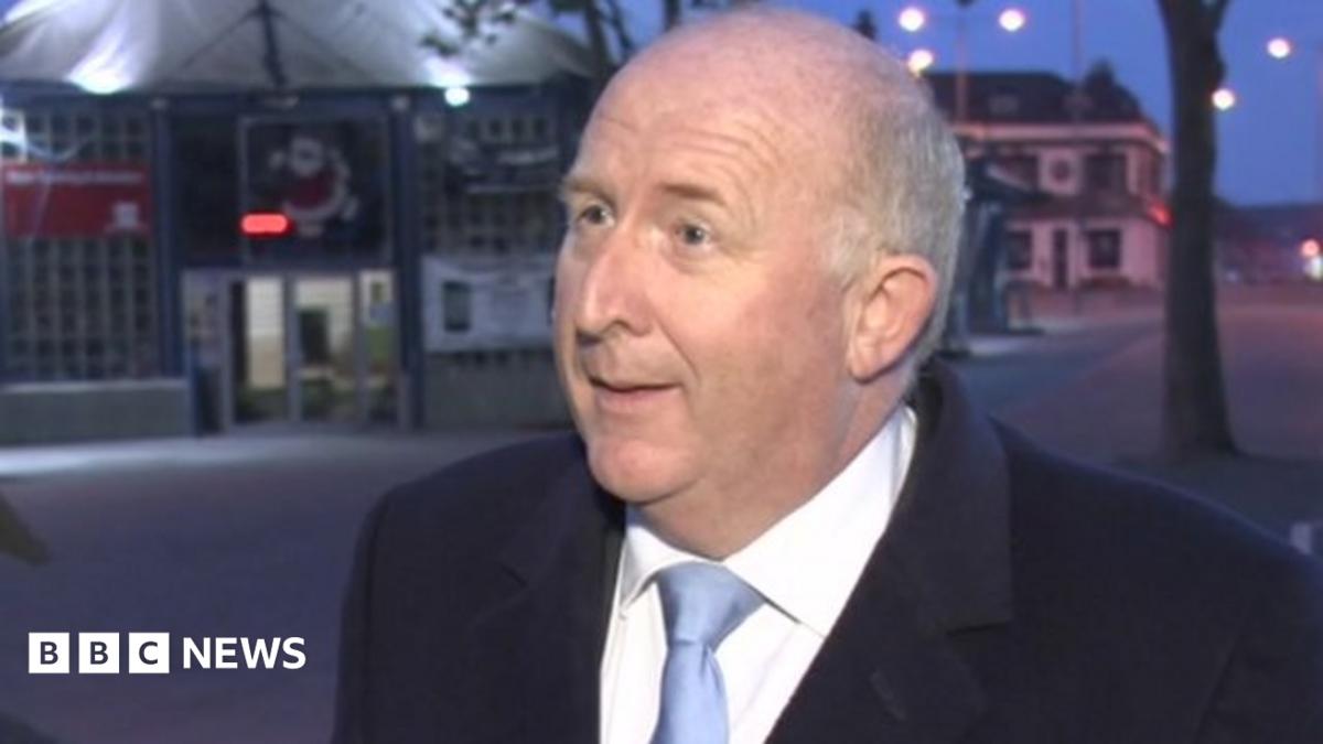Wiltshire PCC Angus Macpherson makes 'phased return' - BBC News
