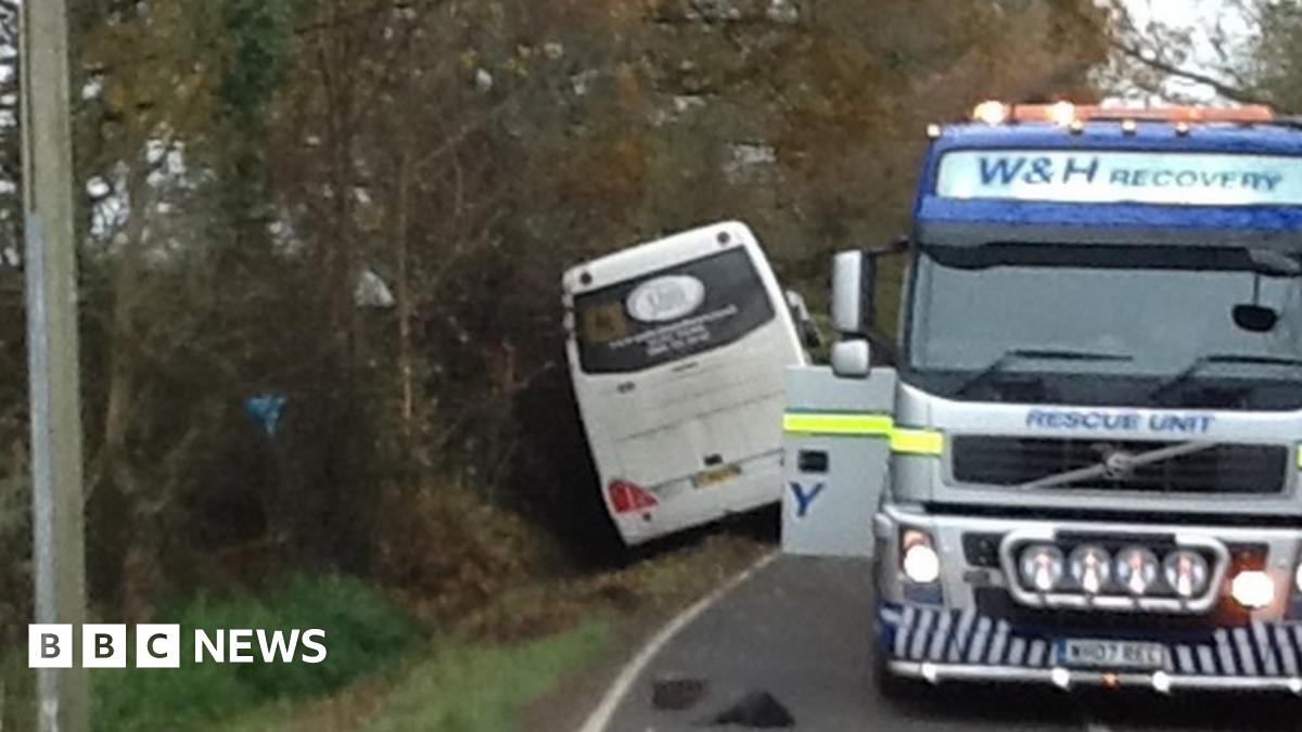 Newdigate school coach in road accident - BBC News