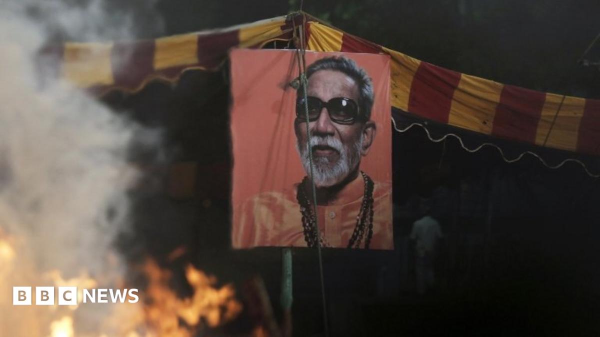 Bal Thackeray funeral: Thousands mourn right-wing leader - BBC News