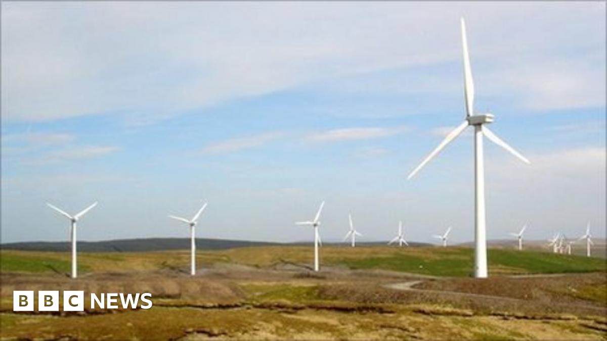 Llanllwni wind farm plan rejected by Carmarthenshire councillors - BBC News