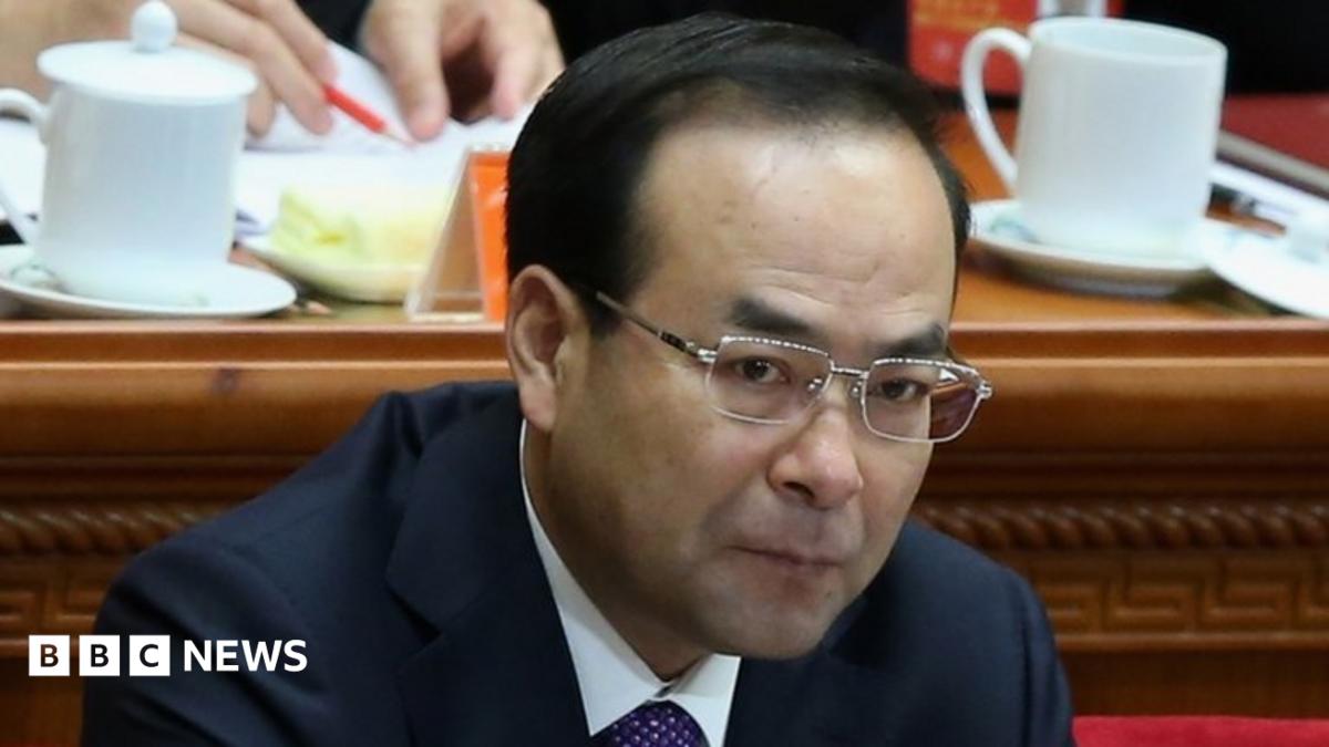 China names new Communist Party chief in Chongqing - BBC News