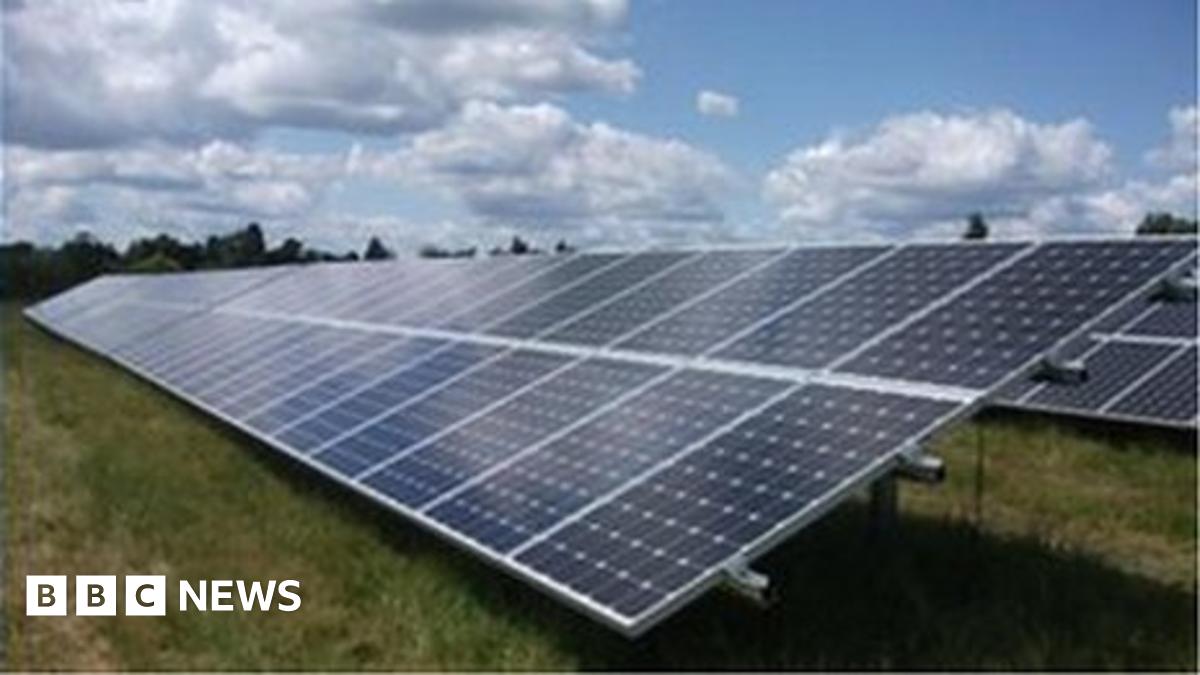 Anglesey council votes in Wales' 'largest' solar park - BBC News