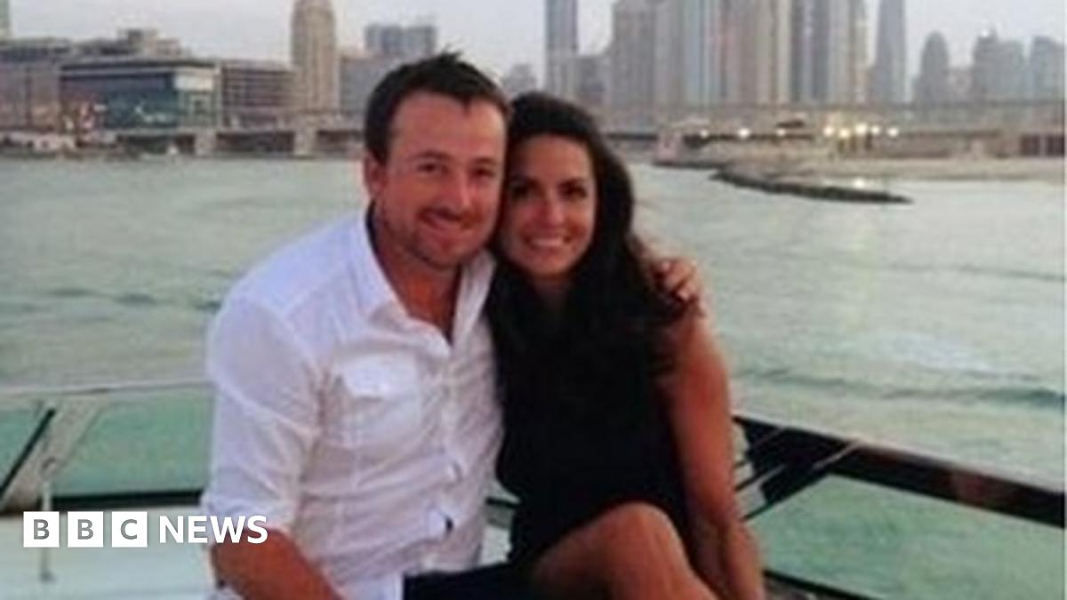 Golfer Graeme McDowell engaged to American girlfriend - BBC News