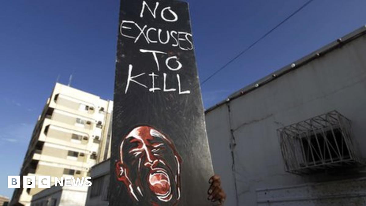 Bahrain court sentences medics to prison - BBC News