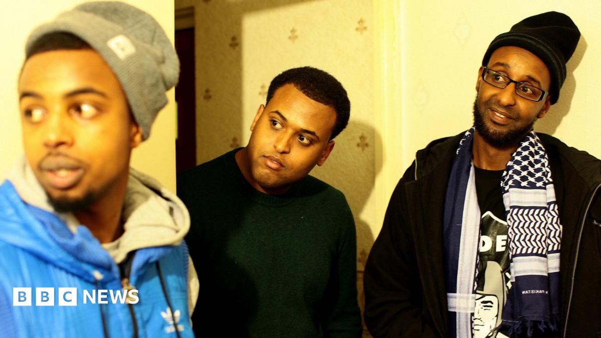 Cardiff Somali poets in National Theatre Wales appeal - BBC News