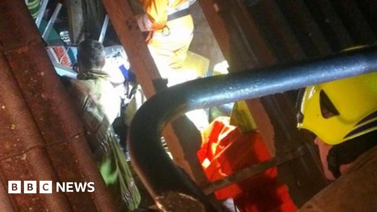 St Albans man impaled on table leg in loft - BBC News