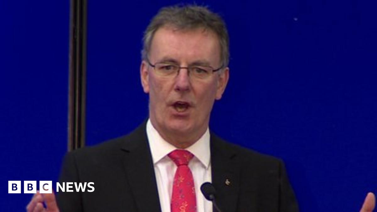 Mike Nesbitt does not rule out more joint candidates - BBC News