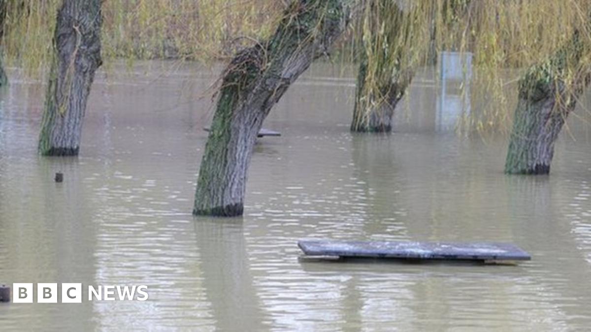 Oundle Mill hotel manager 'devastated' over flood damage - BBC News