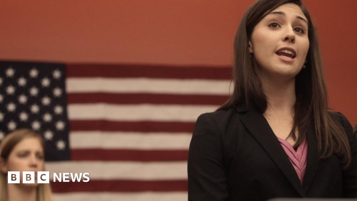 US servicewomen challenge combat role ban - BBC News