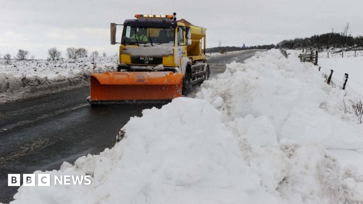 Winter death toll 'falls by 8%' - BBC News