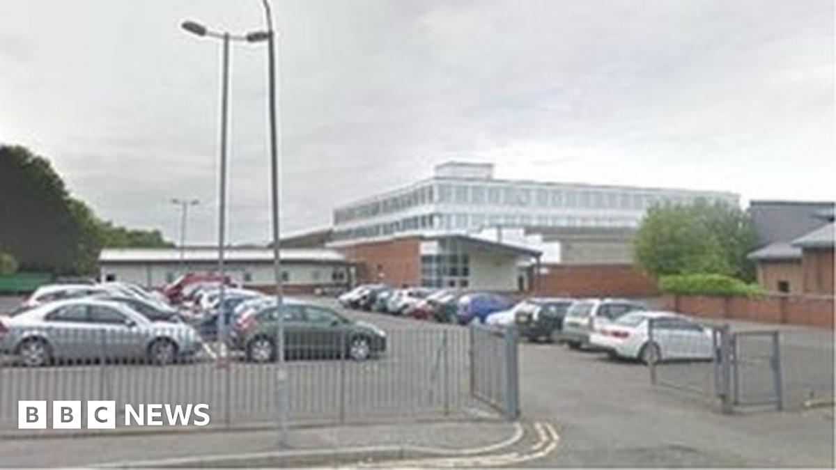 Musselburgh Grammar School pupils ill after taking pills - BBC News