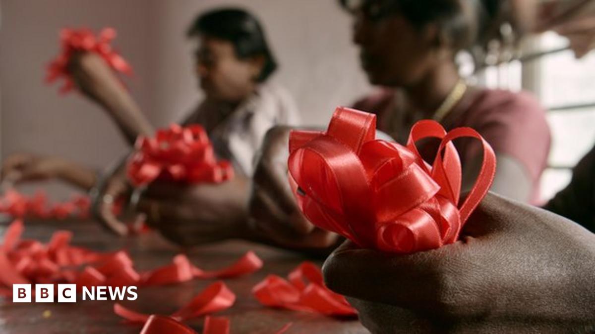 Partner treatment 'cuts HIV transmission' - BBC News
